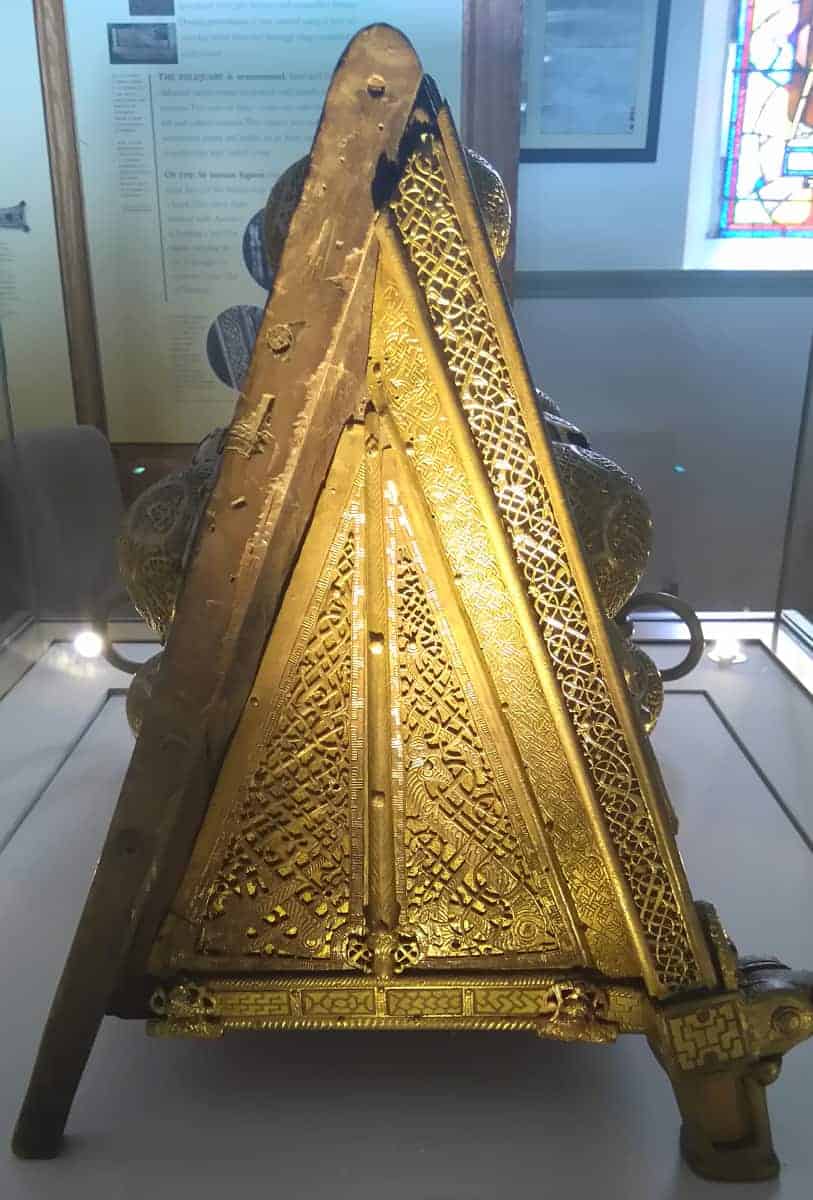 Saint Manchan's Shrine in Ireland | Peter Sommer Travels