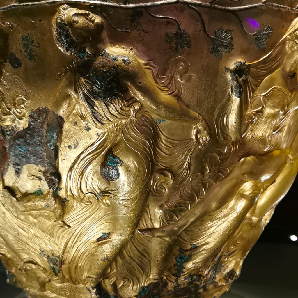 Derveni Krater in Archaeological Museum Thessaloniki | Peter Sommer Travels